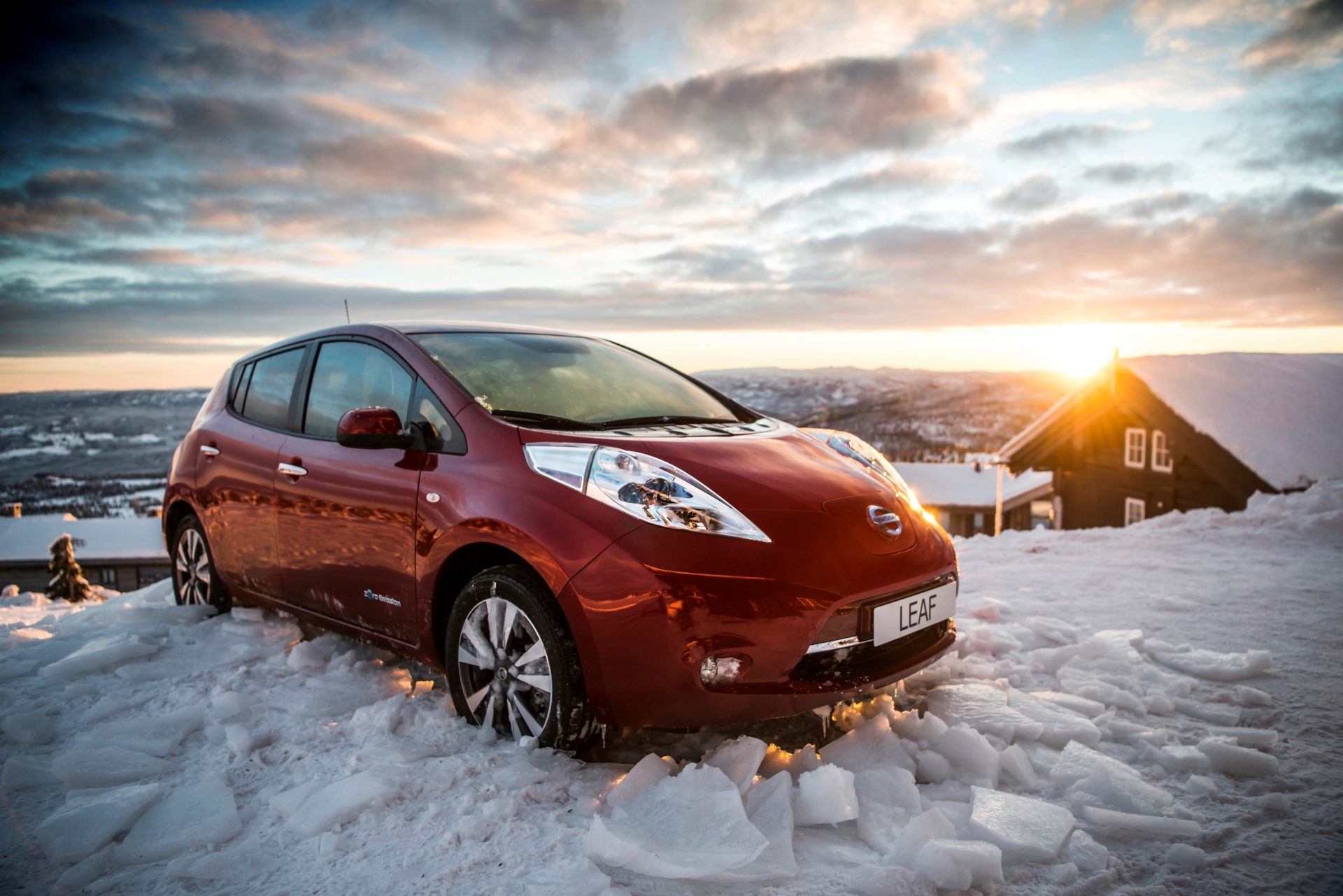 A Nissan LEAF maradt a világ legnagyobb darabszámban értékesített ...
