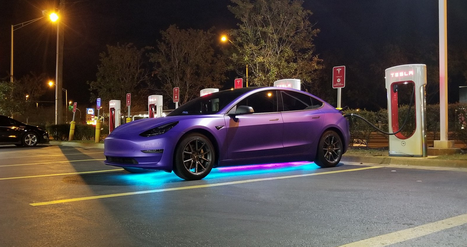 Lila Tesla Model 3, maradhat? - e-cars.hu