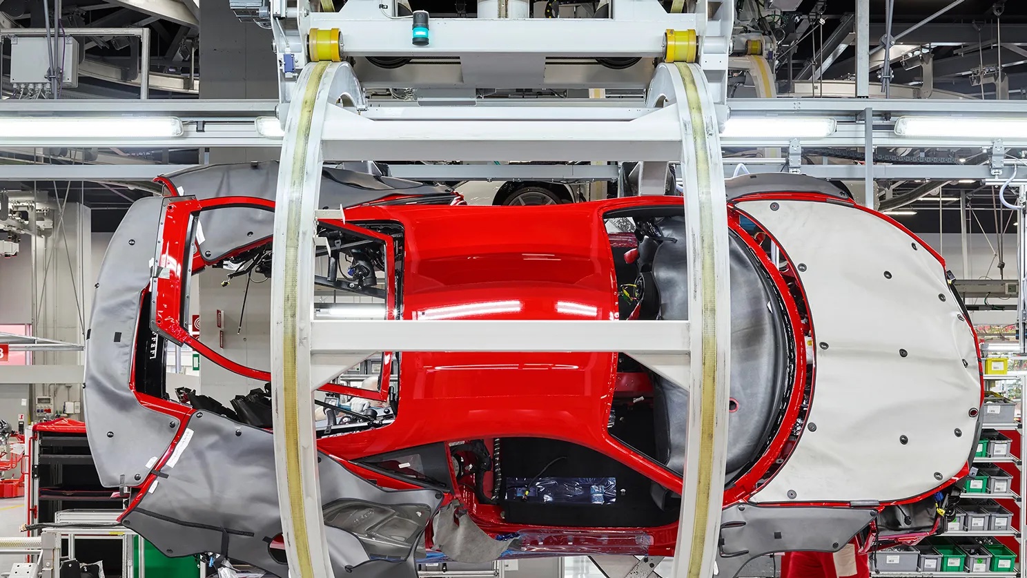 A Ferrari elhalasztja második elektromos modelljének bevezetését - e ...
