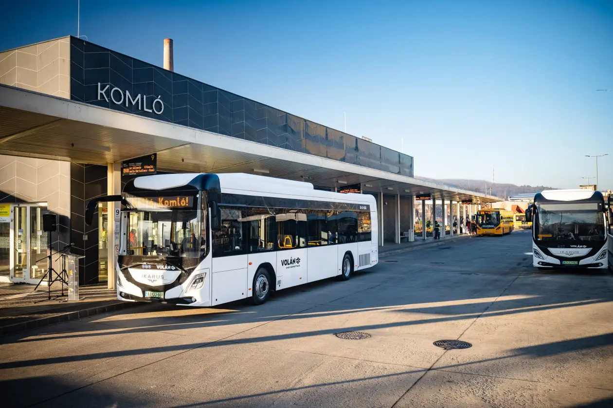 Új elektromos buszok lepték el Komlót - e-cars.hu